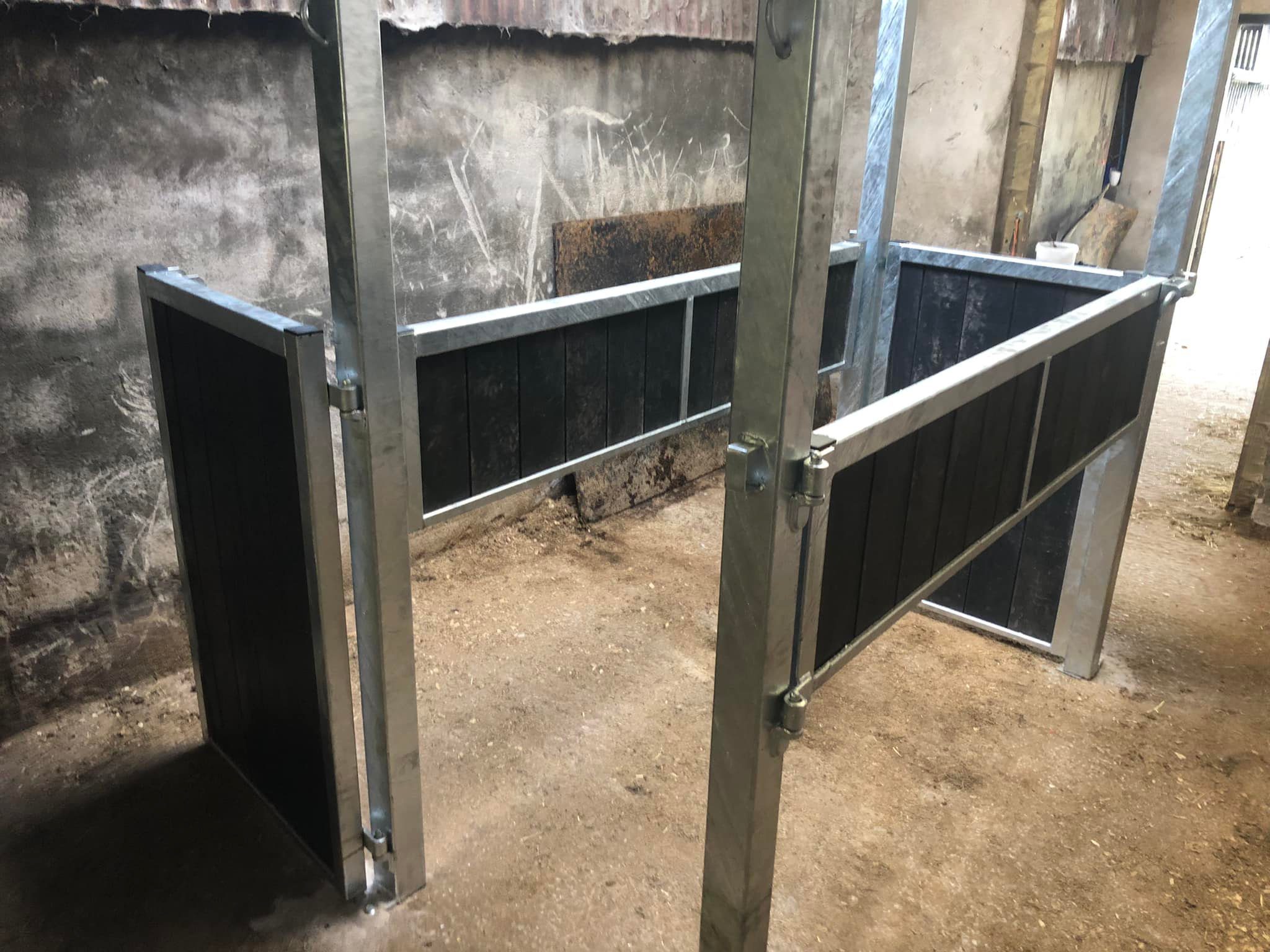 Horse Handling Stocks - Open Equine